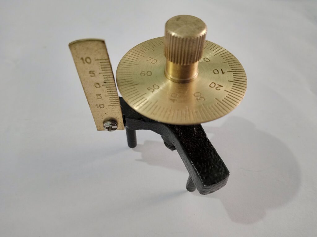 Spherometer Physics practical item - SCIENCESIO LANKA