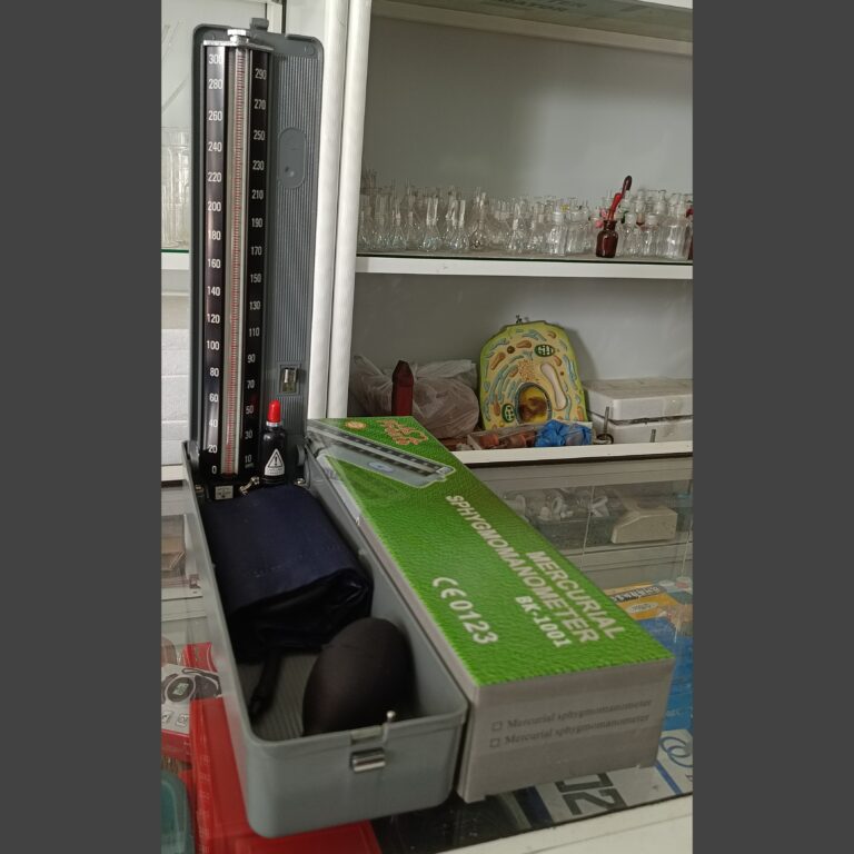 Mercury Sphygmomanometer - SCIENCESIO LANKA